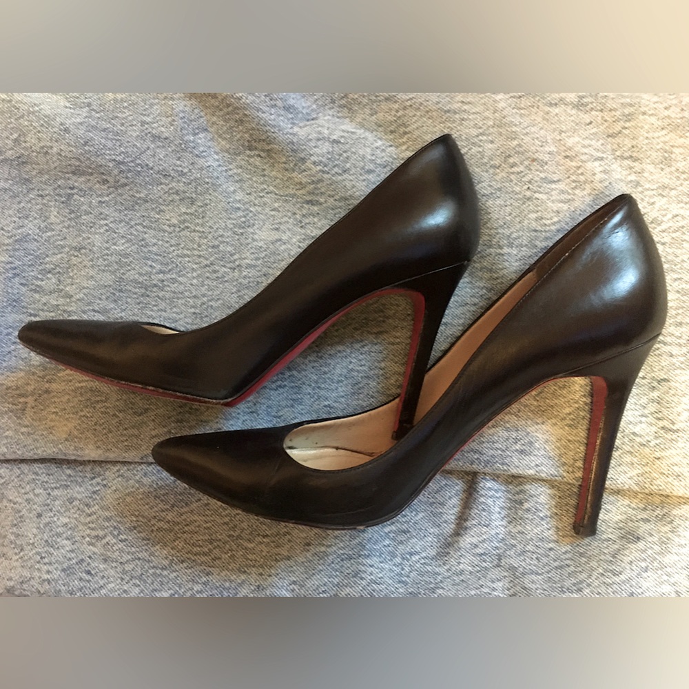Christian Louboutin Classic Black Leather Pumps Point… - Gem